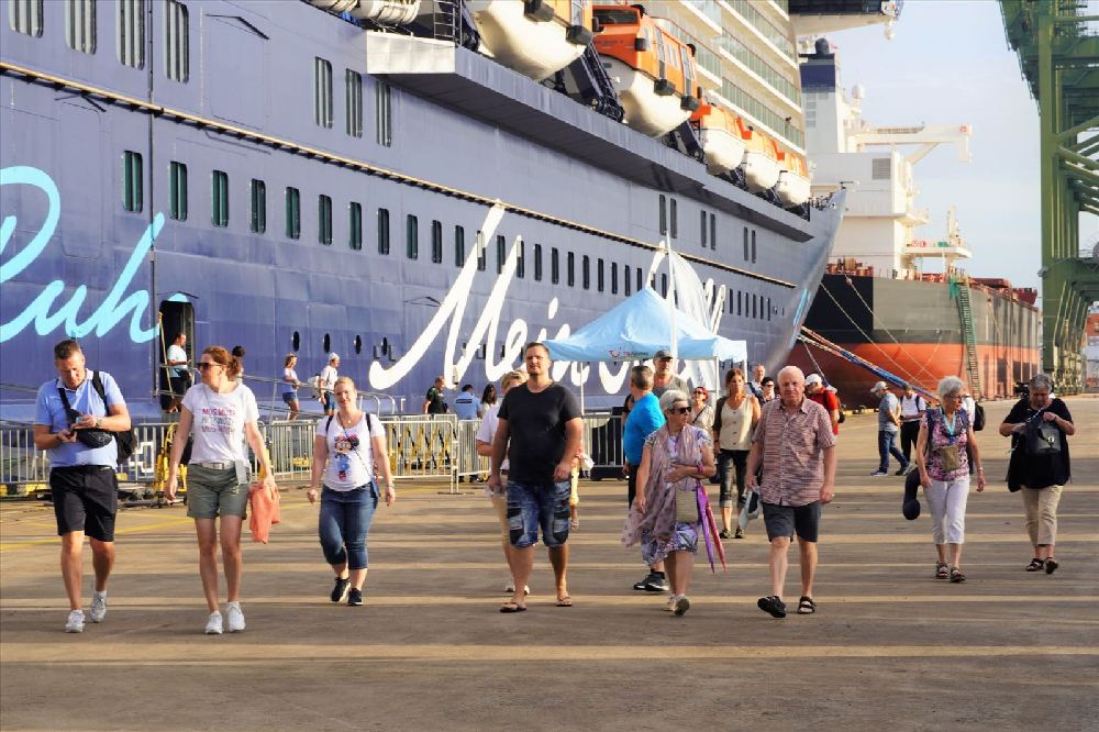 Vietnam Visa for Cruise ship passengers: Requirements & Fees